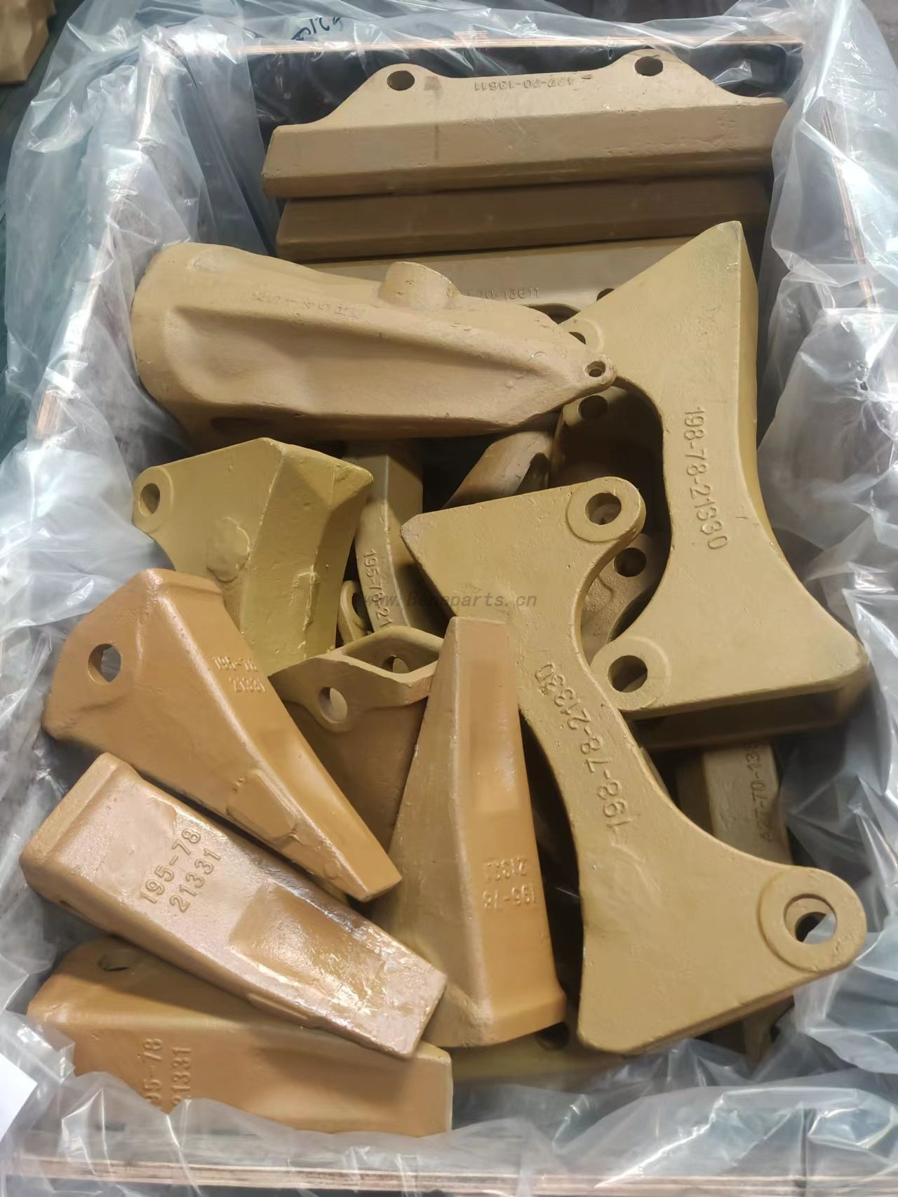 PC1250 K3814 bucket Vertical Shroud - Buy Bucket Teeth Adapter, PC1250 ...